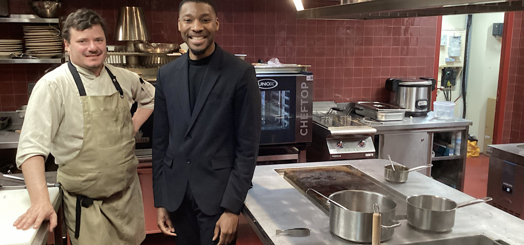 « Poissonchat », un nouveau restaurant à la carte hybride voit le jour ...