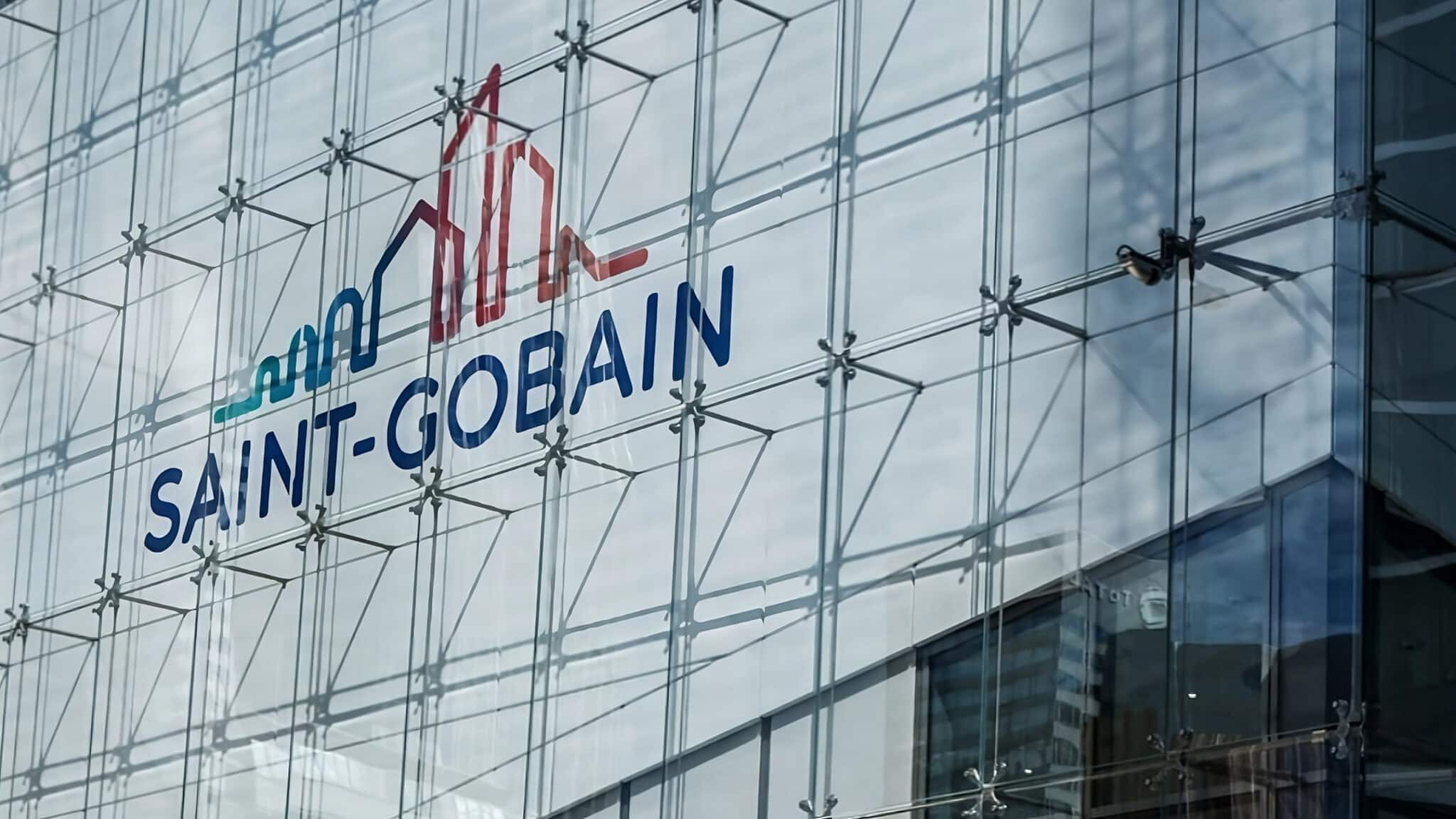 Saint-Gobain mise sur l’alternance pour renforcer ses effectifs en ...