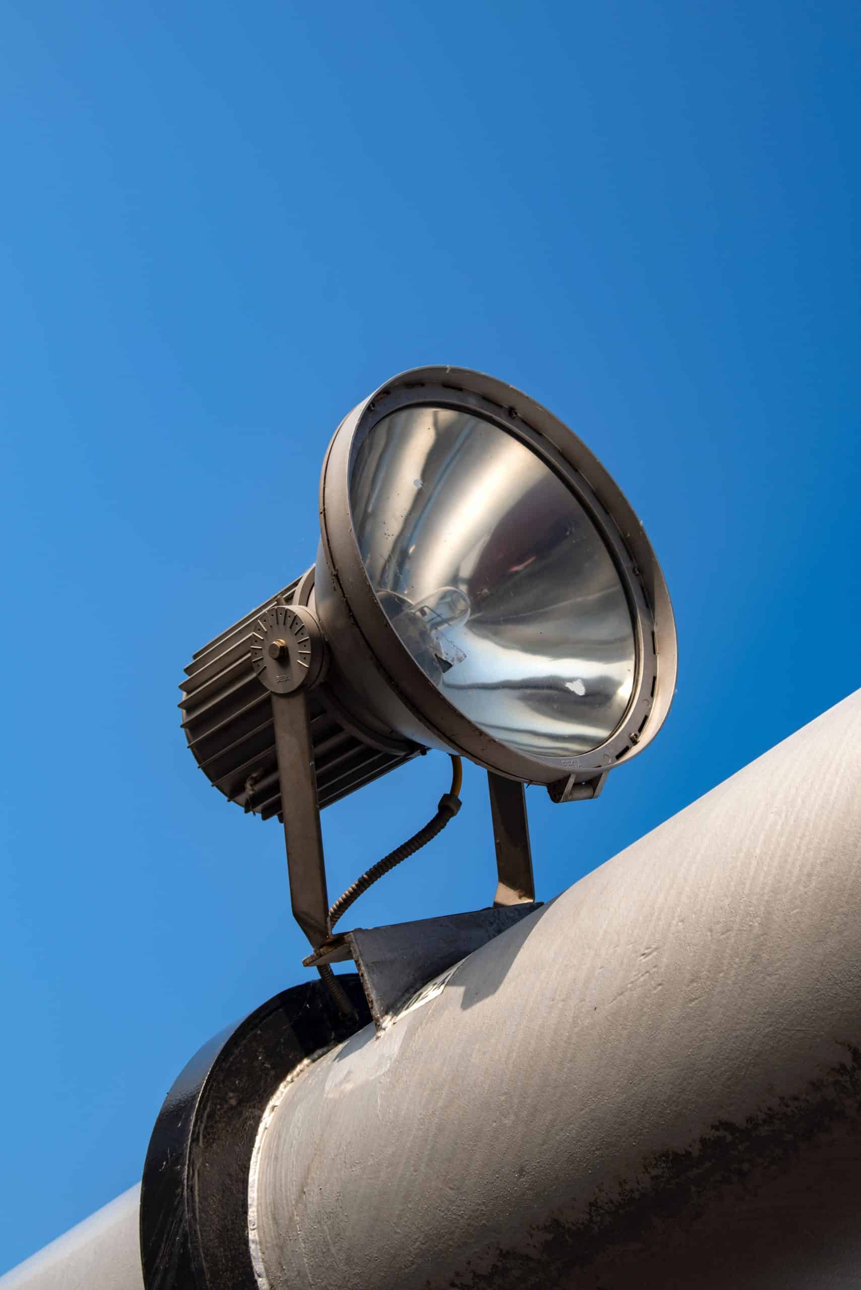 LS TECHNIC LIGHTING SOLUTIONS - LE [Lyon-Entreprises]